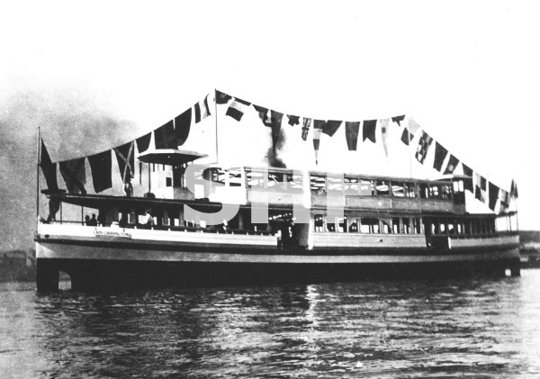 001 Lady Carrington launching 1908