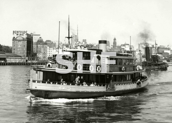 007 Lady Denman leaving Sydney Cove 1948